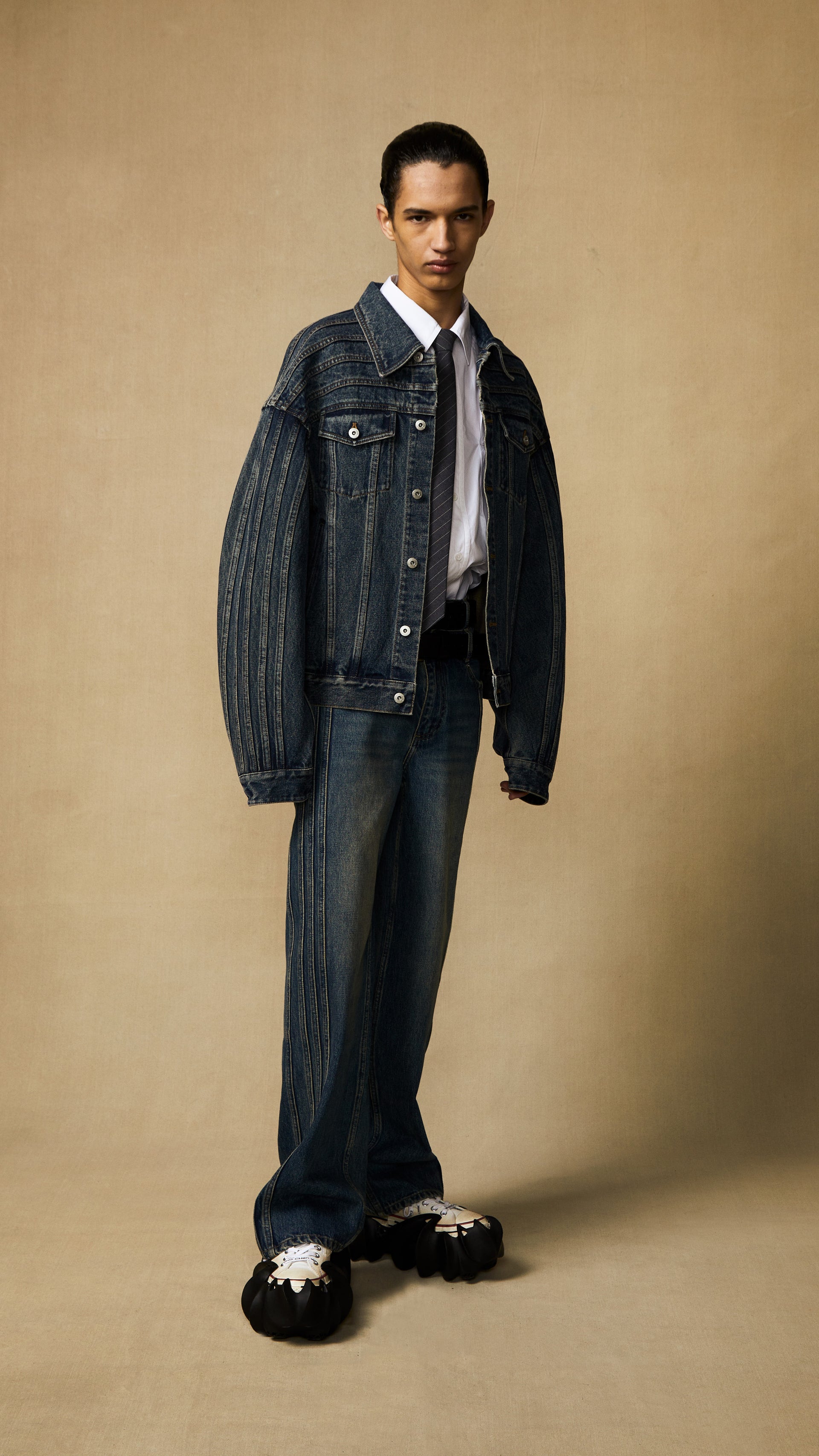 Autumn Winter 24 – Feng Chen Wang